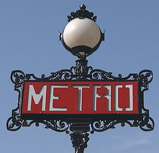 metro – Ann Jeanne in Paris